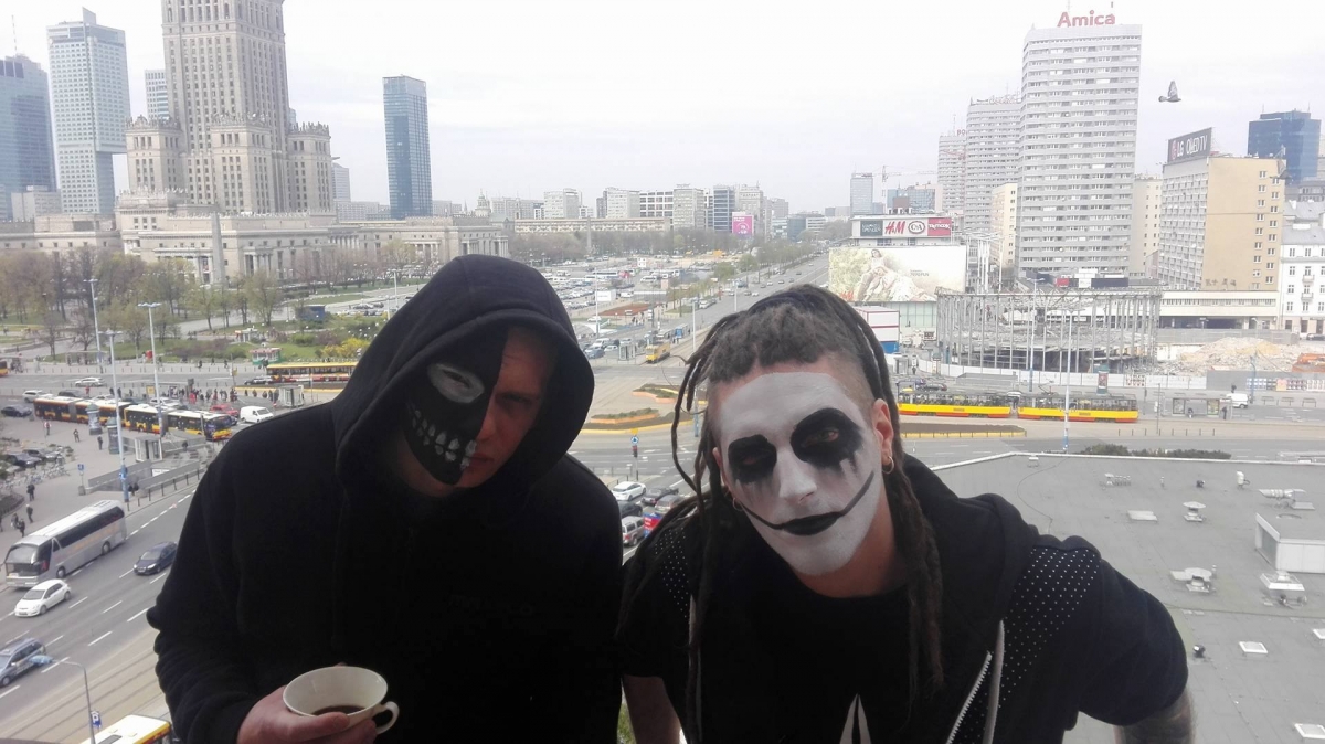 Kleszcz & DiNO z półprywatnym wideo do "Bajki o motylku" | Popkiller